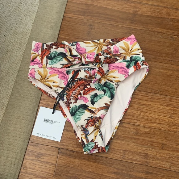 Beach Riot | Swim | Nwt Beach Riot Emma Bikini Bottoms In Tropical ...